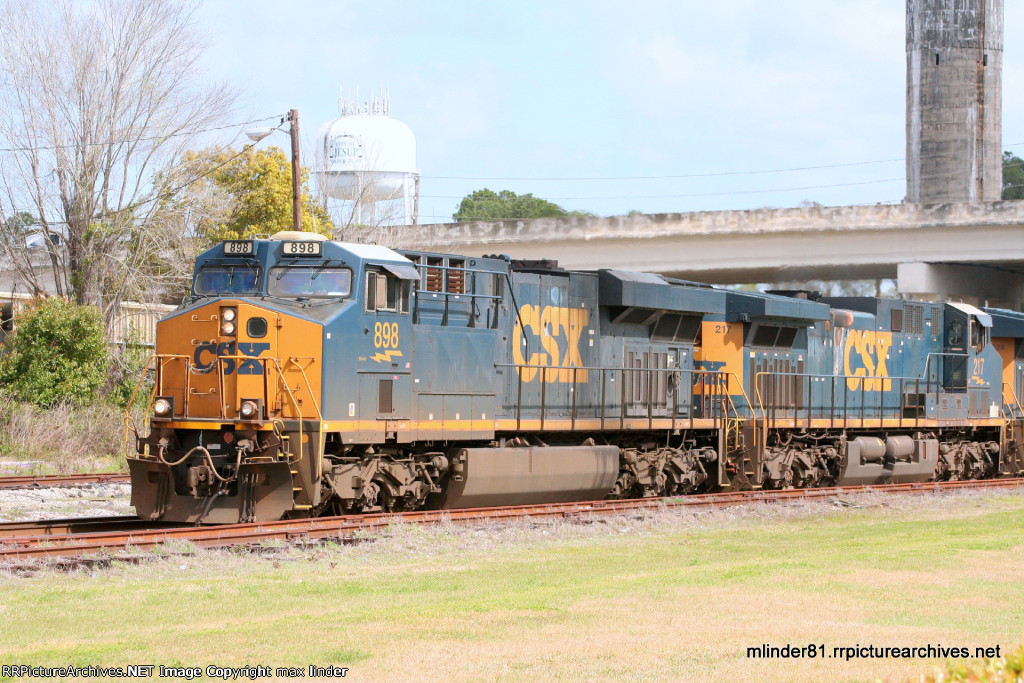 CSX 898